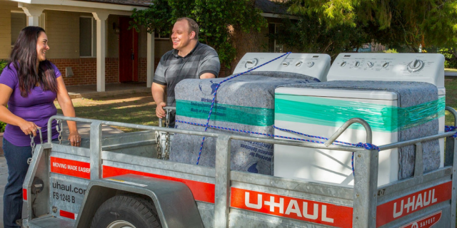 How and Why to Properly Secure Your Load in a Trailer - Moving Insider