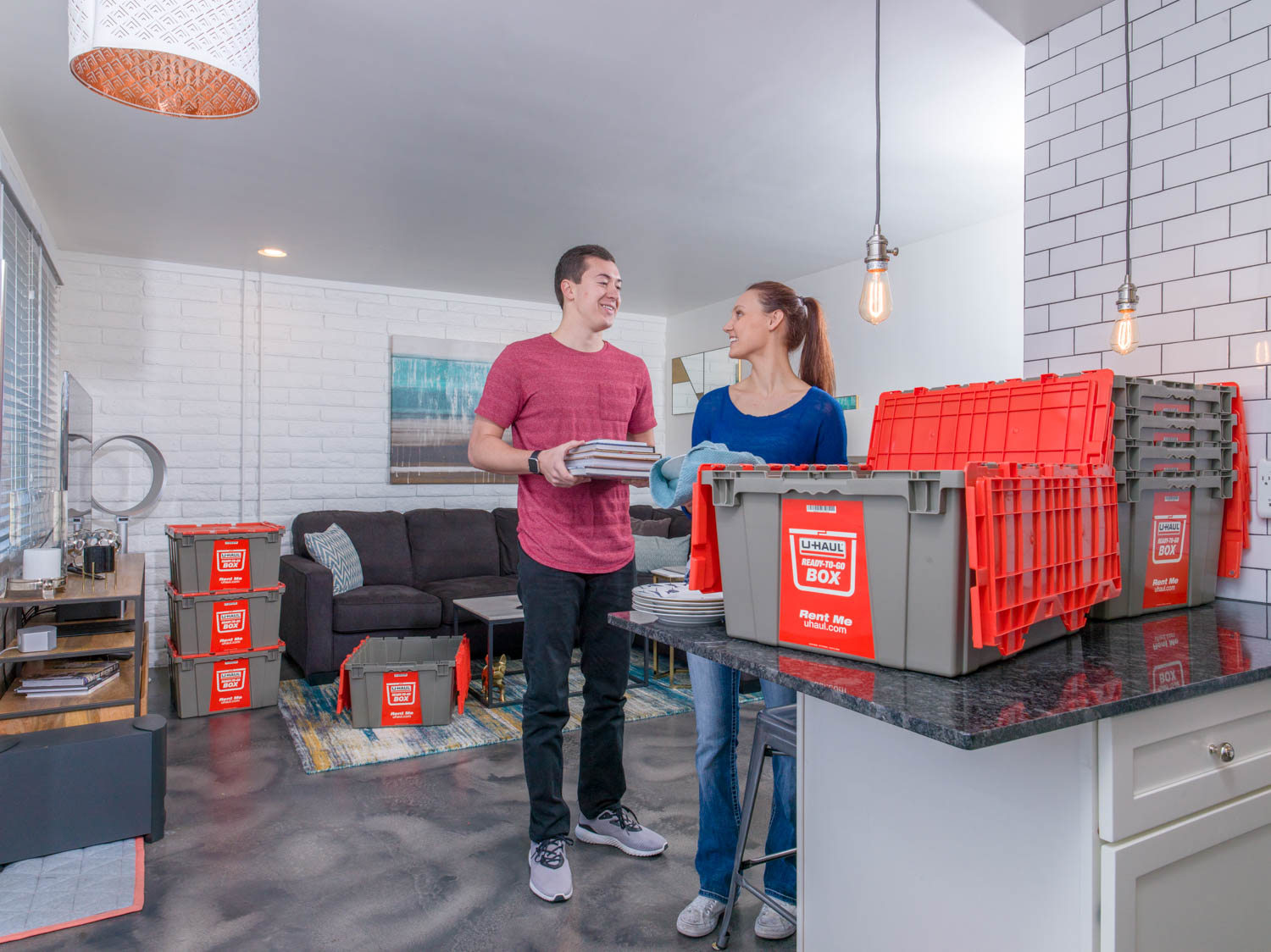 When to Rent Plastic Moving Boxes - Moving Insider
